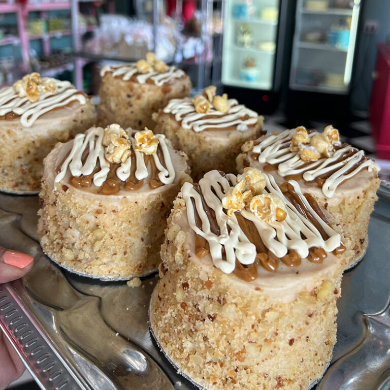 Mini Carrot Macadamia Nut Cakes – Miss Cake